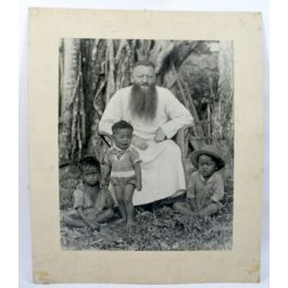 Foto van een missionaris, ca. 1900
